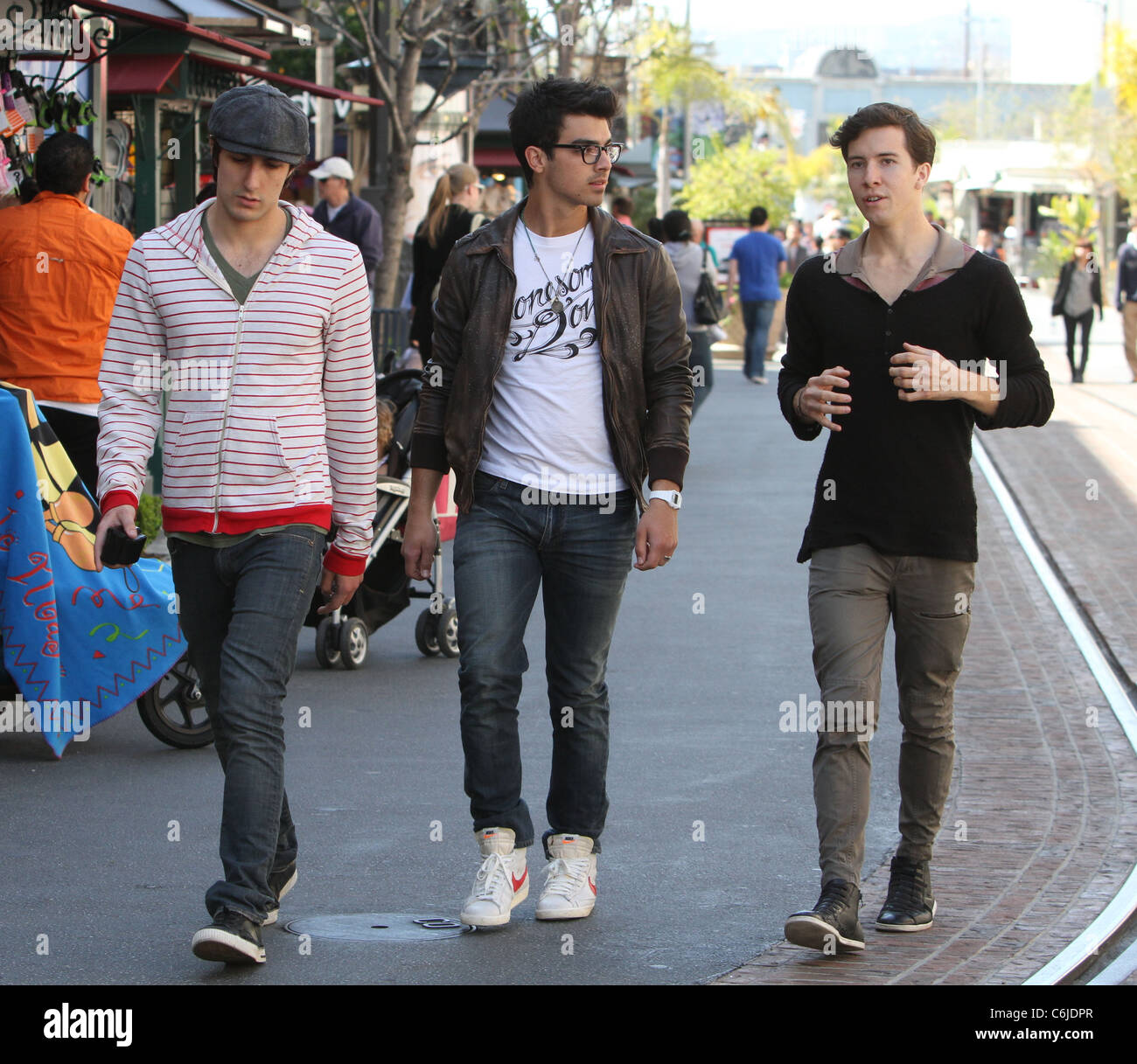 Joe Jonas and friends shopping at The Grove in Hollywood Los Angeles ...