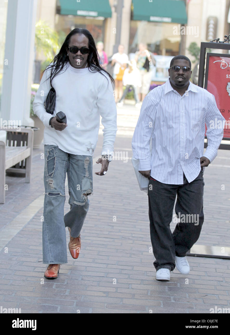 Bassist Verdine White of the band Earth, Wind and Fire shopping at the ...