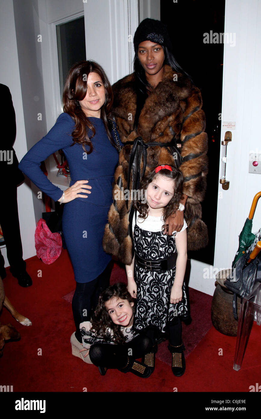Gali Barraza And Jessica White Sports Illustrated Swimsuit Model A Night Of Shopping At