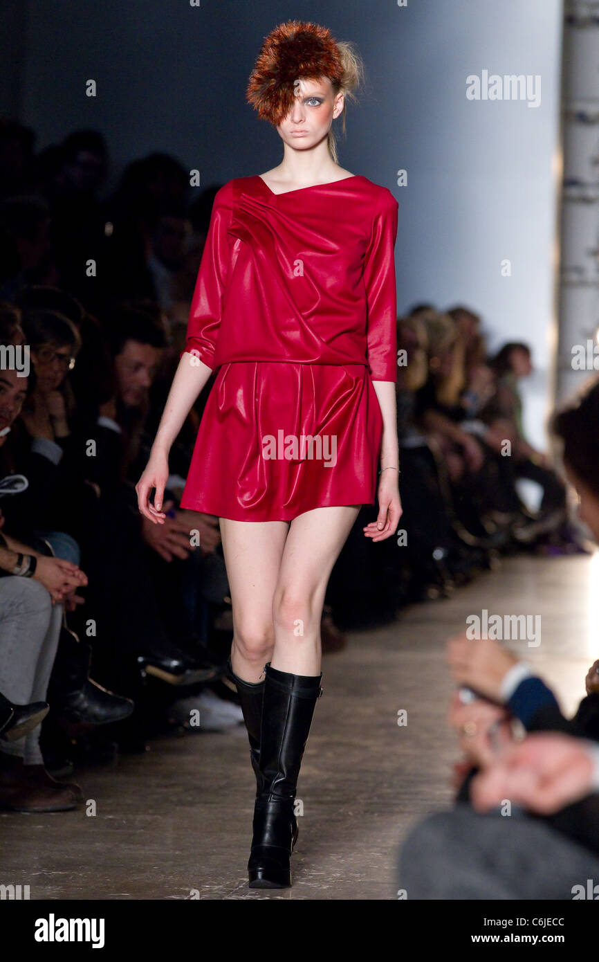Model Lisbon Fashion Week CheckPoint Winter 2011 - Ana Salazar ...