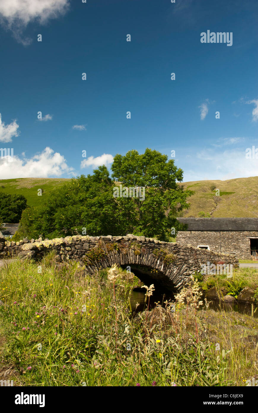 Packhorse bridge at Watendlath, Lake District National Park, Cumbria ...