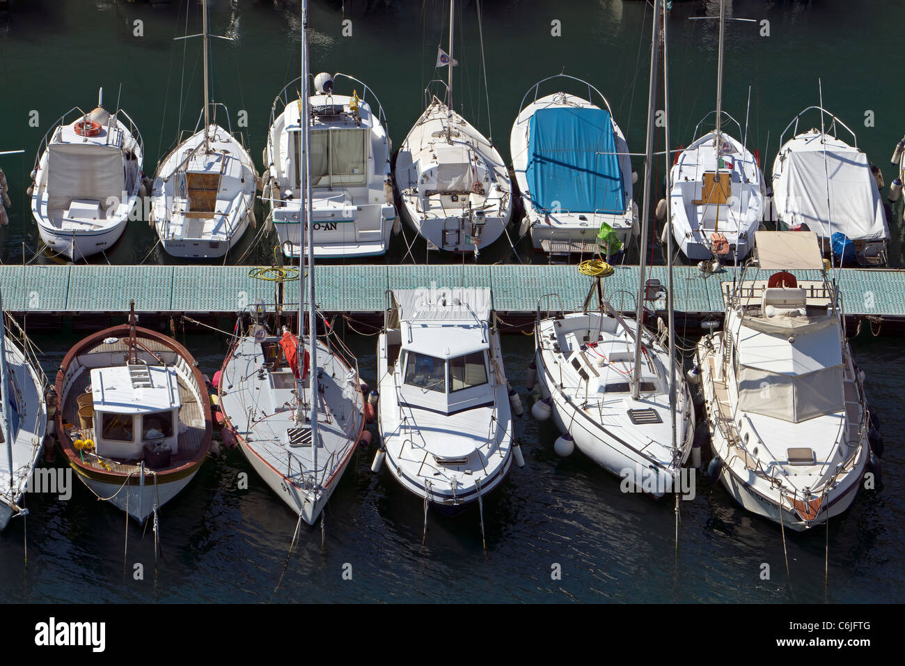 Overhead boat dock hi-res stock photography and images - Alamy