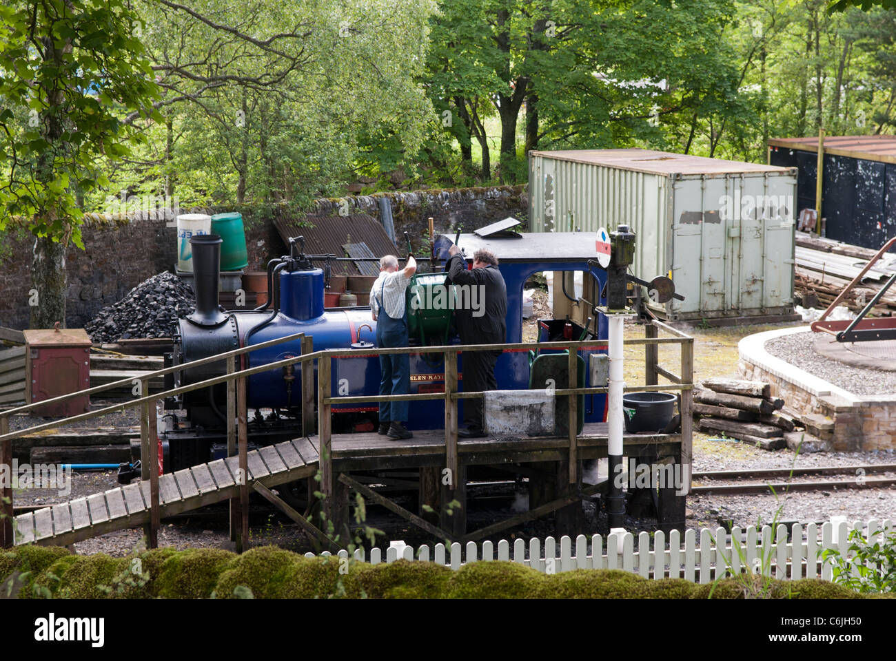 Loading coal train hi-res stock photography and images - Alamy