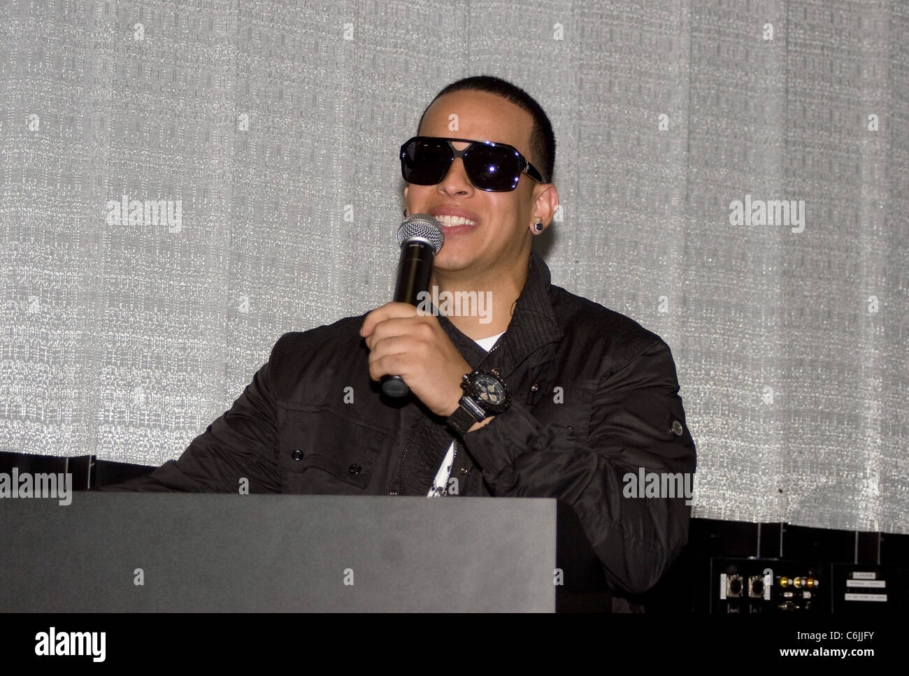 Reggaeton singer Daddy Yankee announces he will star in upcoming film ...