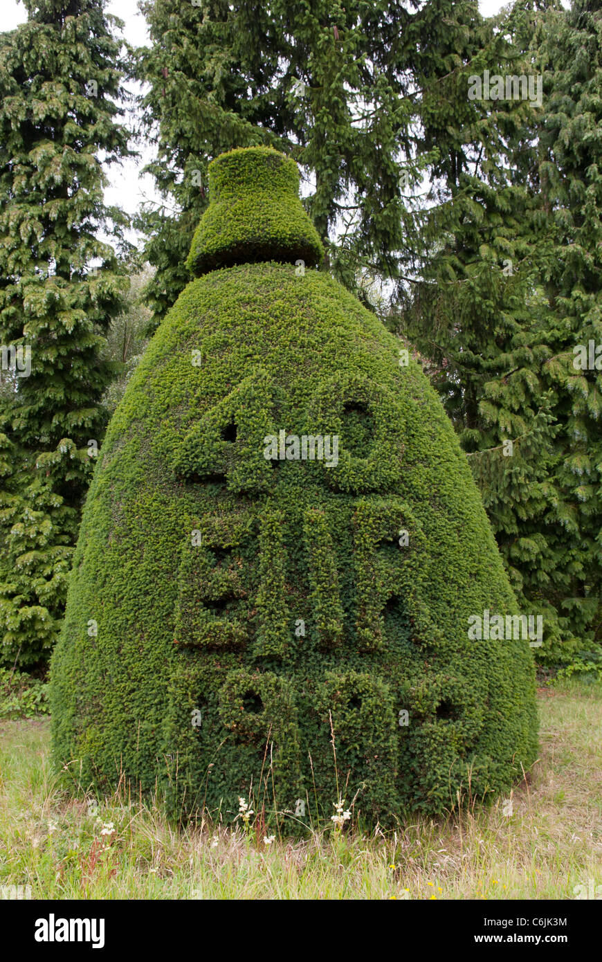 Topiary tree hi-res stock photography and images - Alamy