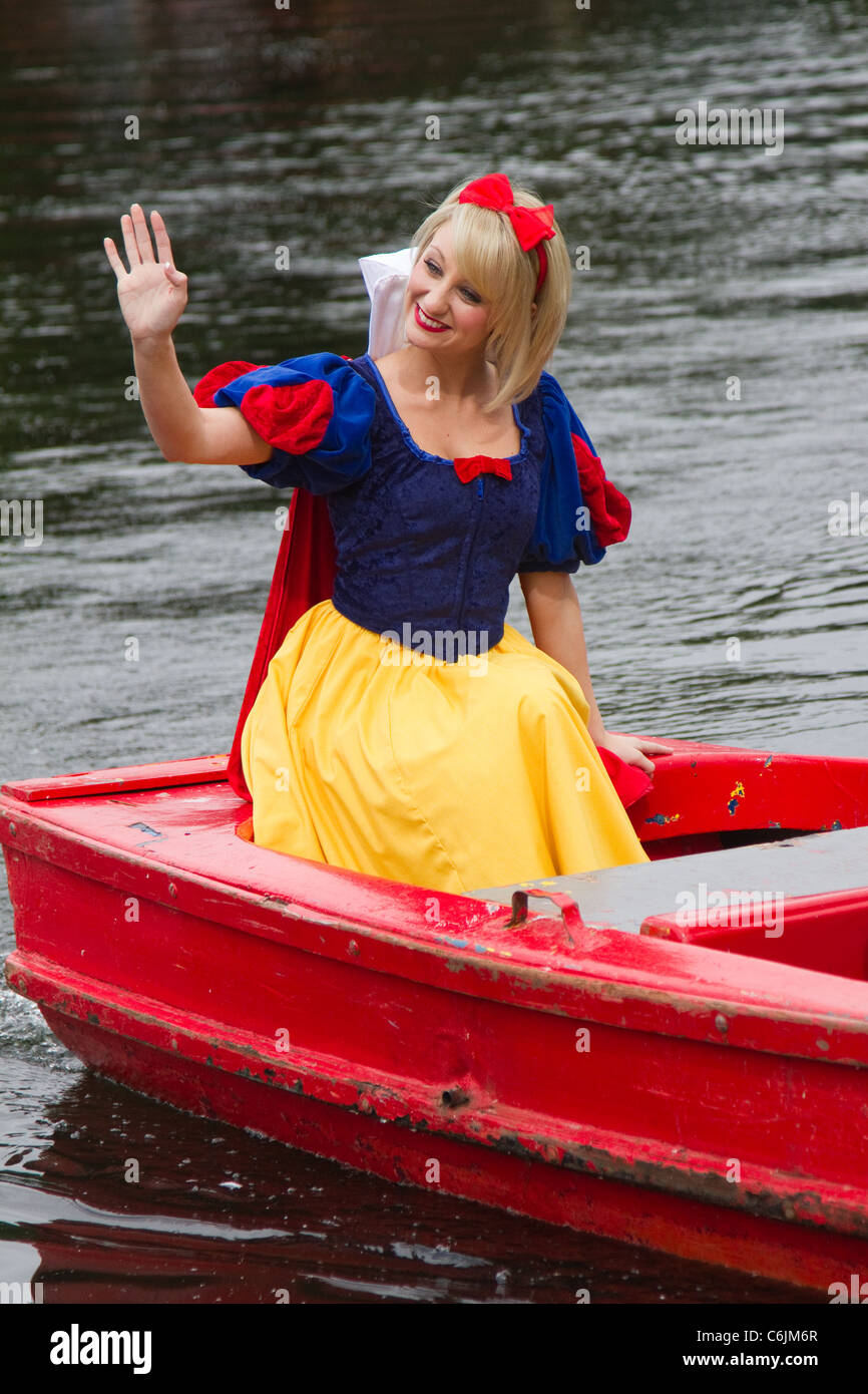 Jenny Jones, a highly skilled presenter, performer, singer, comic ...