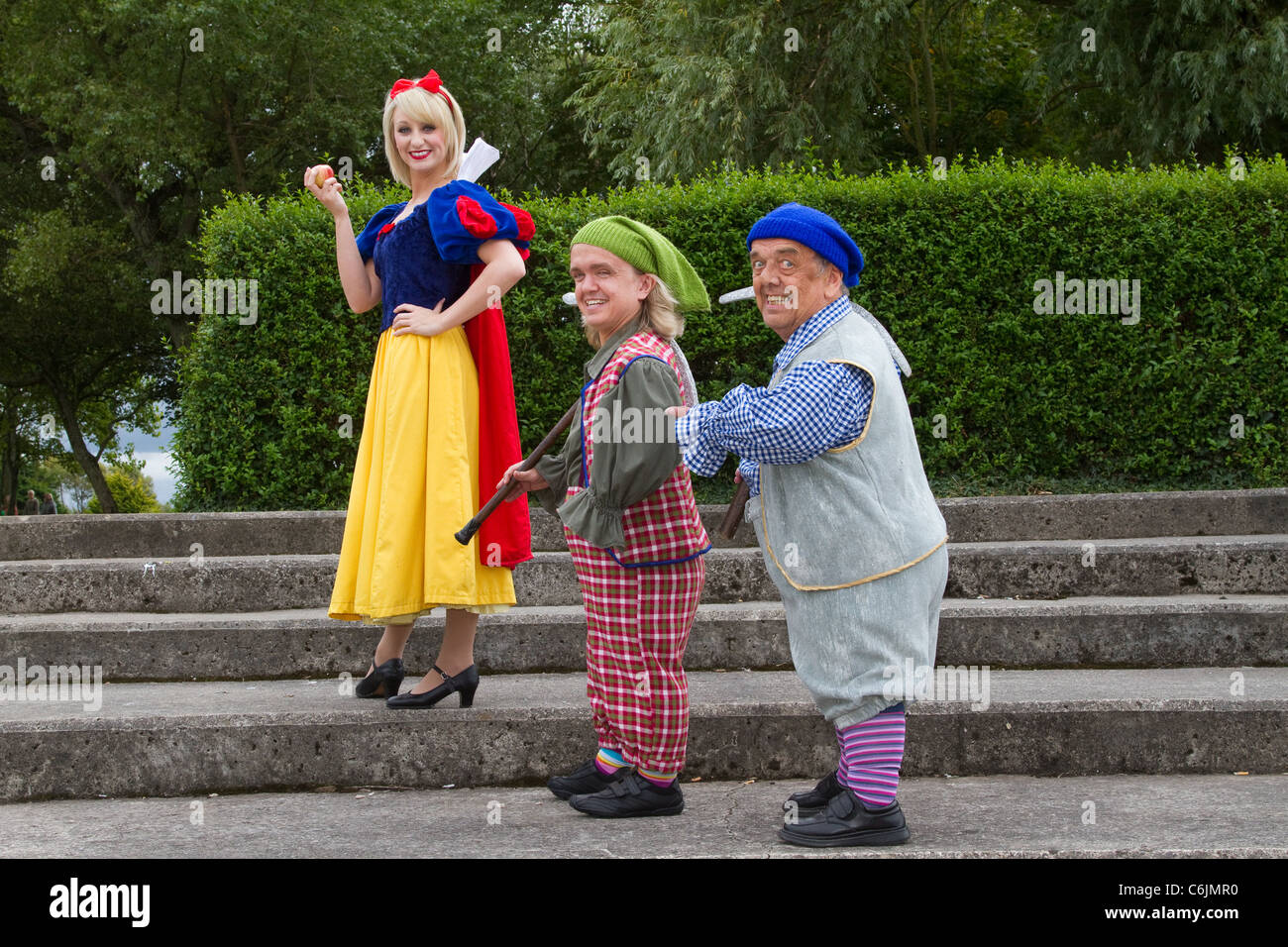 Snow White Seven Dwarfs Pantomime Stock Photos & Snow White Seven Dwarfs Pantomime Stock Images ...