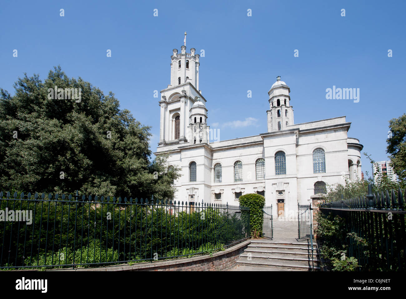 St George in the East Church, Cannon Steet Road, London, England Stock ...