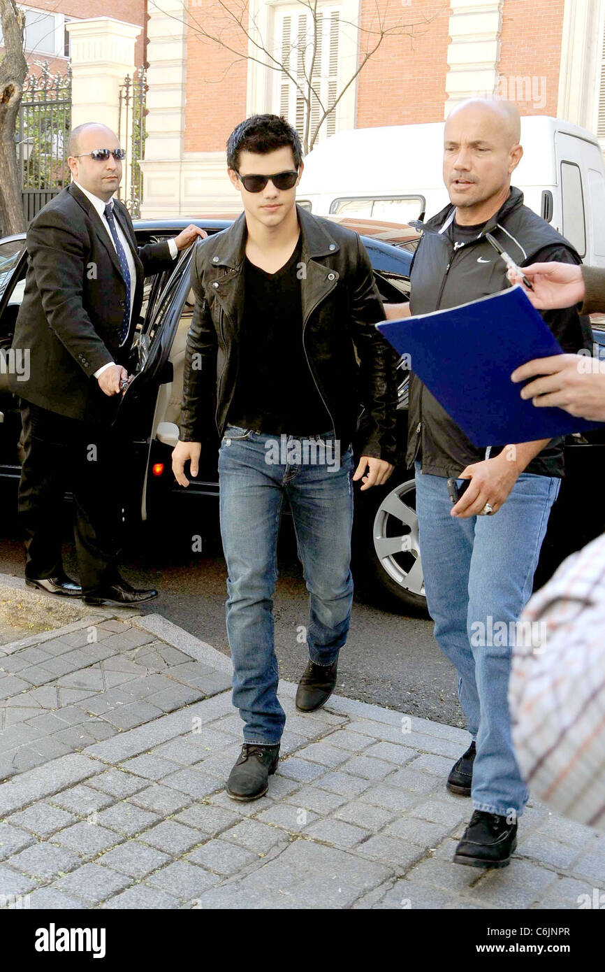 Taylor Lautner Street Style