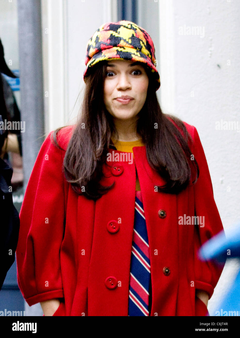 Ugly betty america ferrera scene hi-res stock photography and images ...