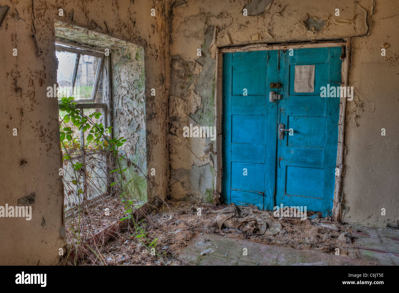 Broken Locker High Resolution Stock Photography and Images - Alamy