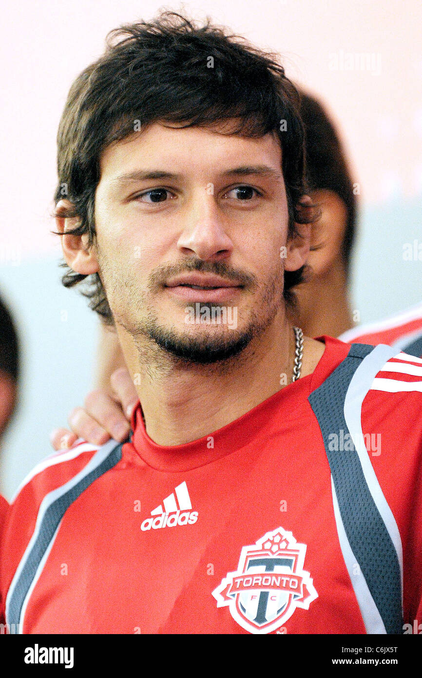 Canada 13 04 10 dominic chan hi-res stock photography and images - Alamy