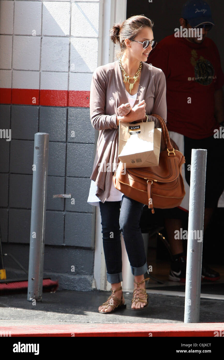 Jessica Alba takes her car to a Beverly Hills carwash. Los Angeles ...