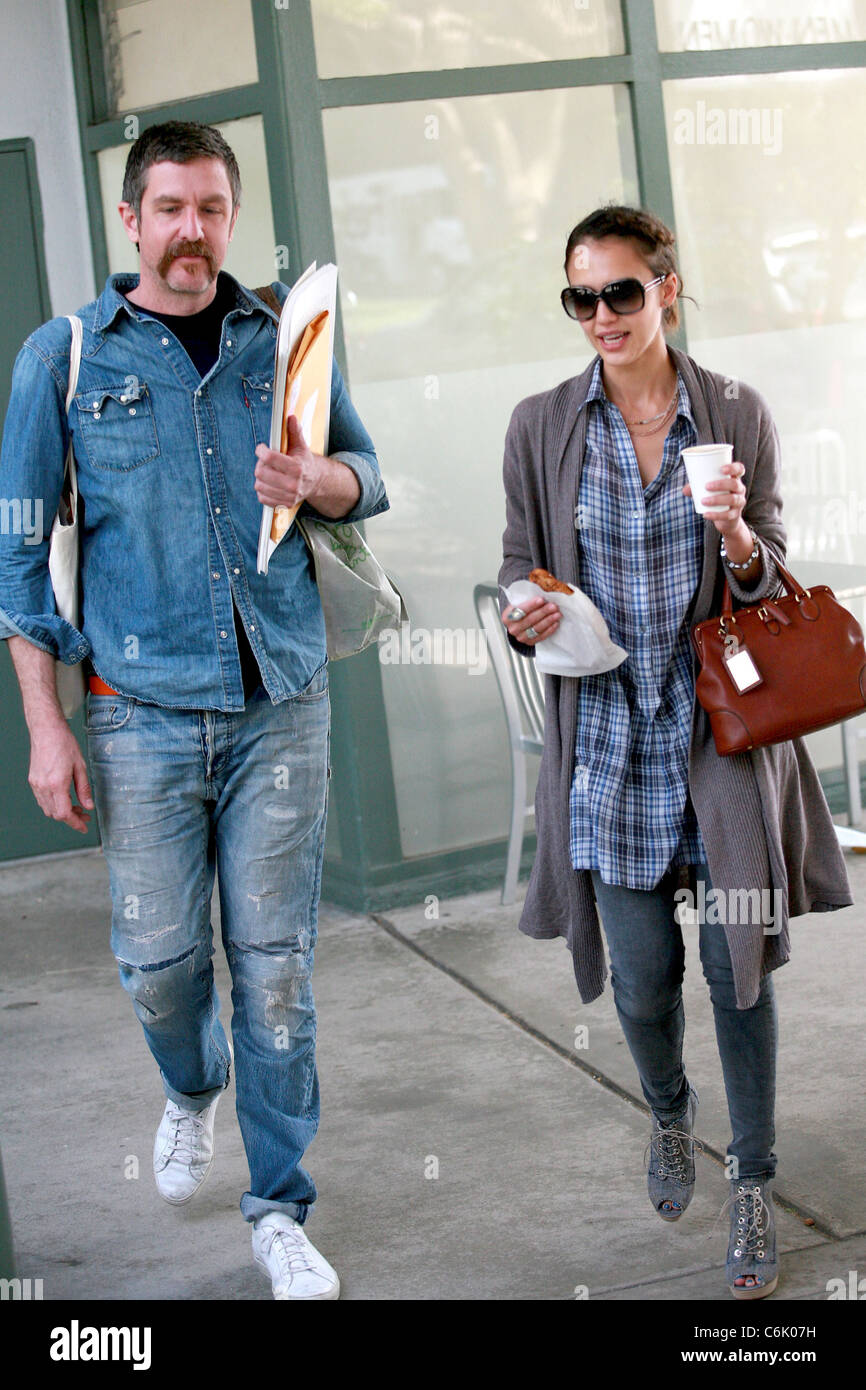 Jessica Alba stopping at a bakery for a snack while out running errands ...