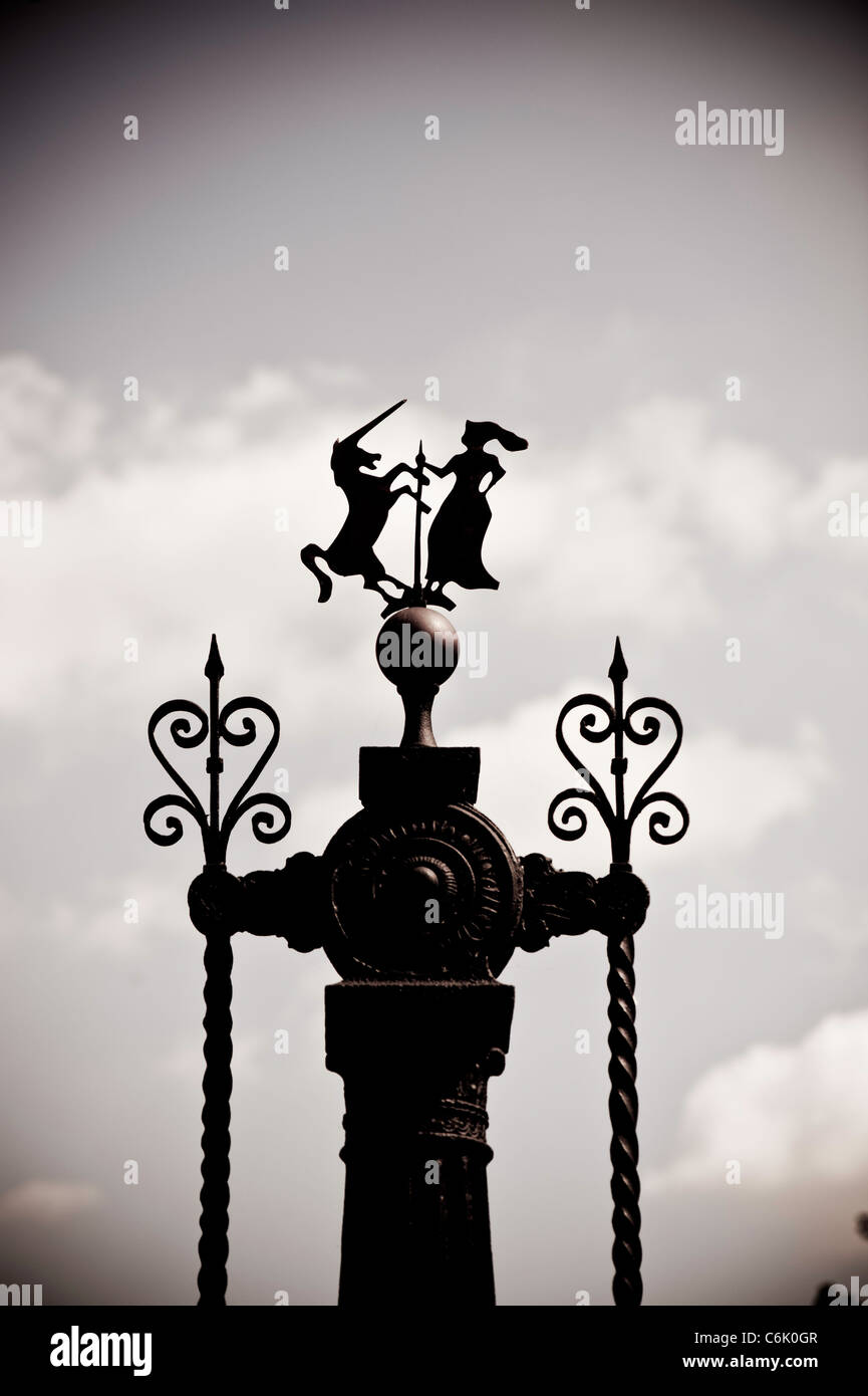 New market square hi-res stock photography and images - Alamy