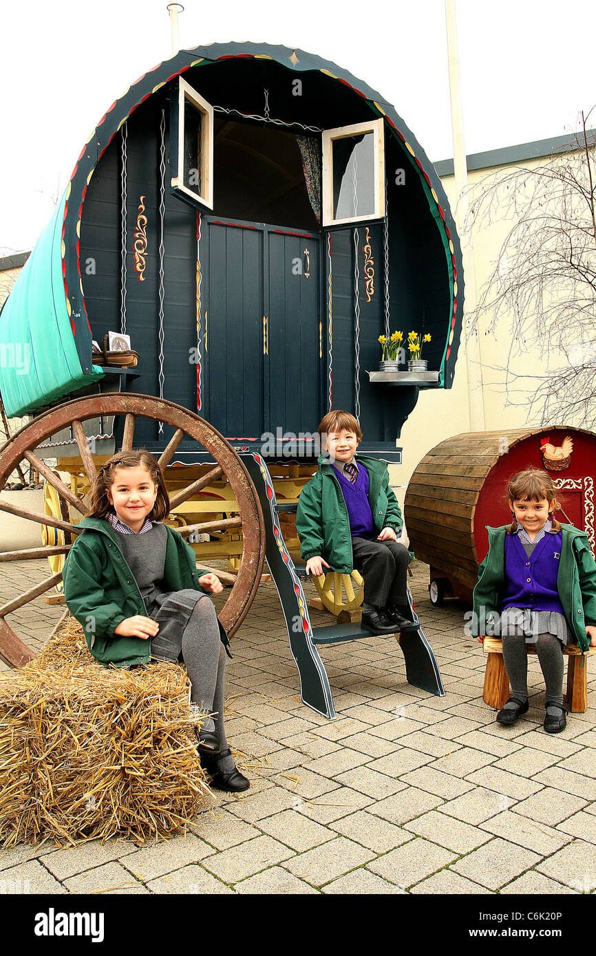 Children of the gower family hi-res stock photography and images - Alamy