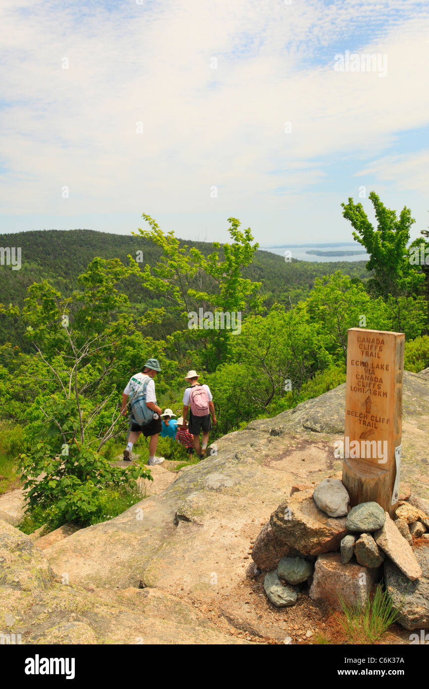 Atlantic canada cliff hi-res stock photography and images - Alamy