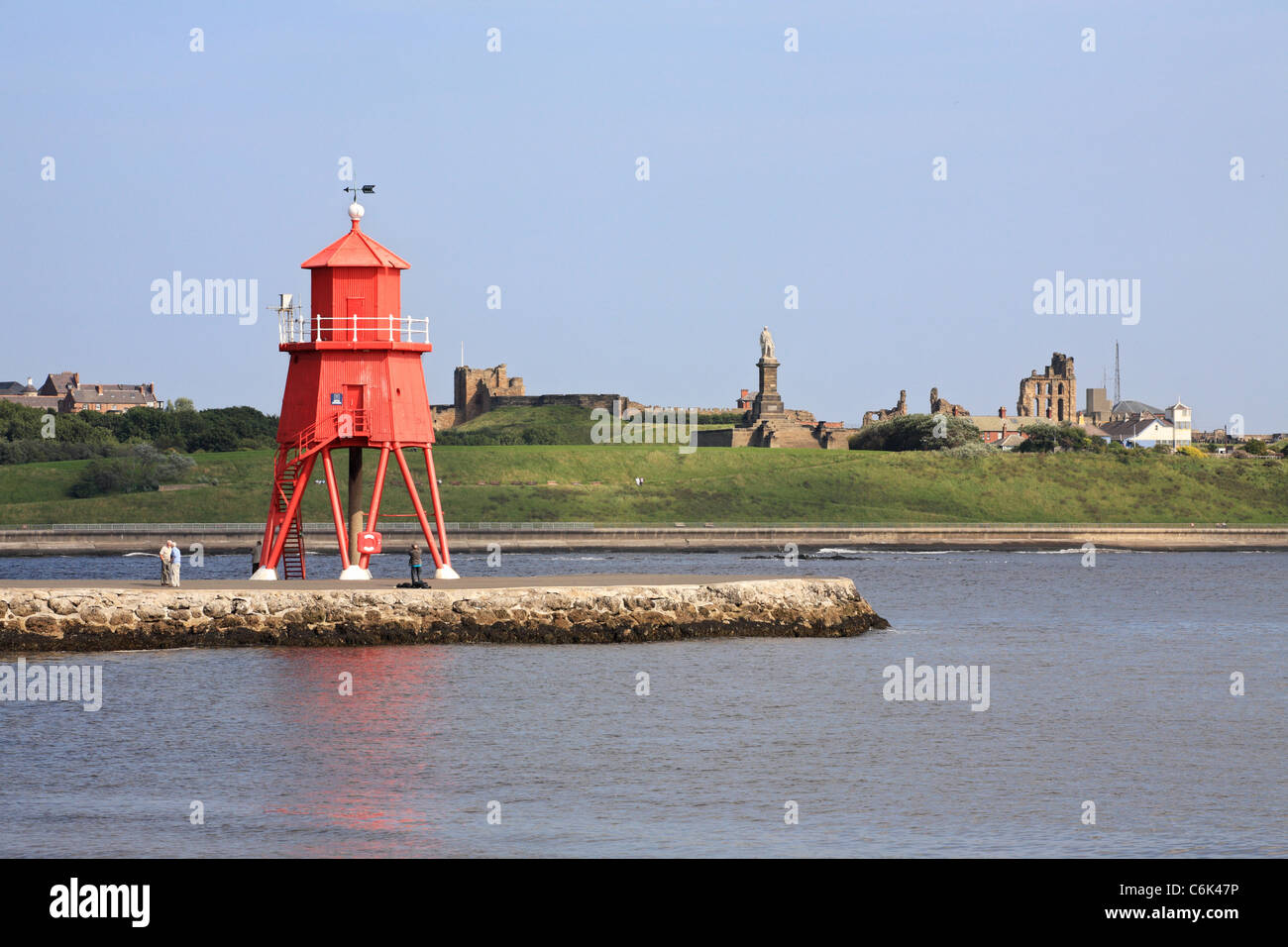 The Groyne pier and lighthouse South Shields with Tynemouth in the ...