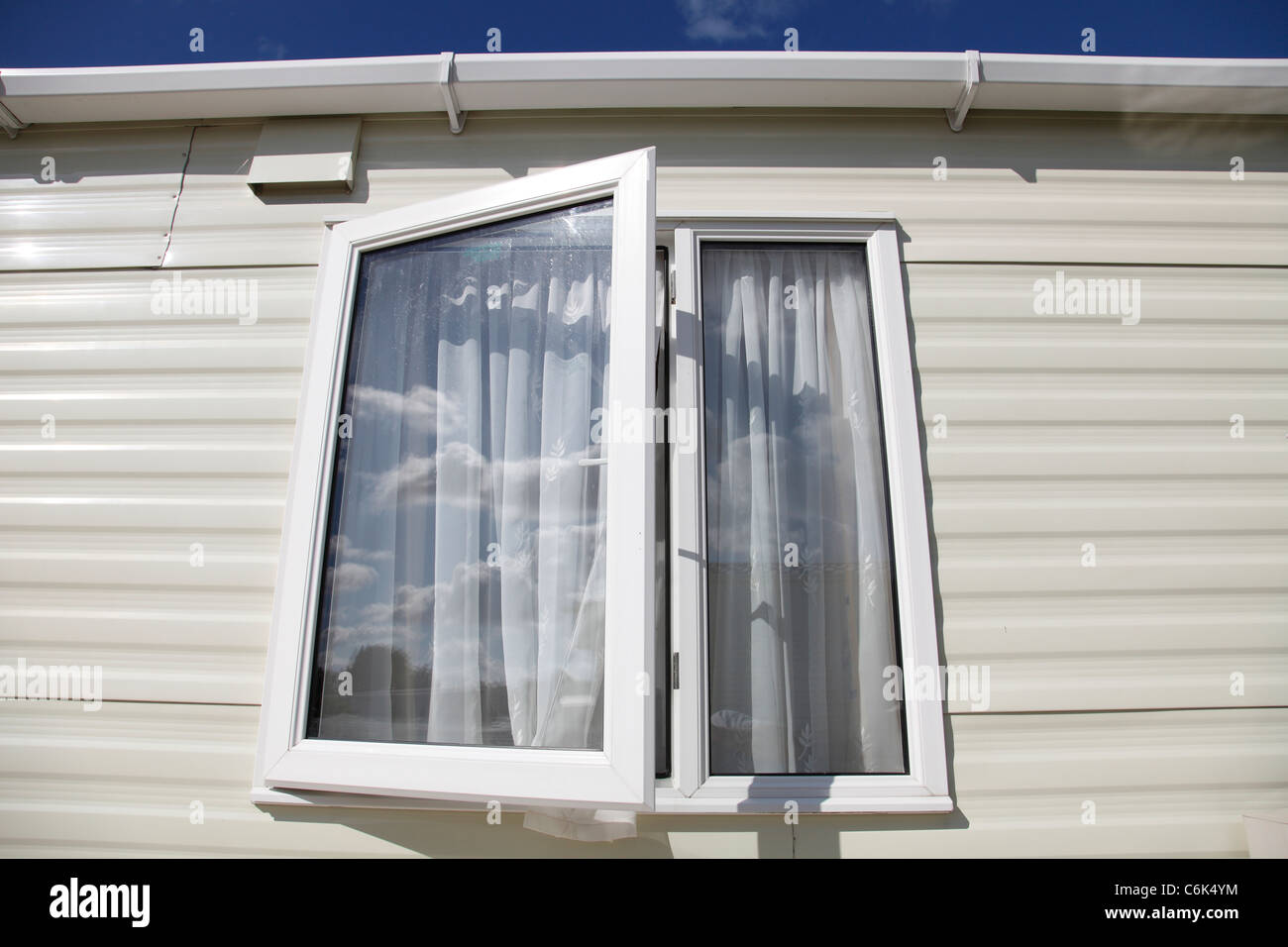 Static caravan hi-res stock photography and images - Alamy