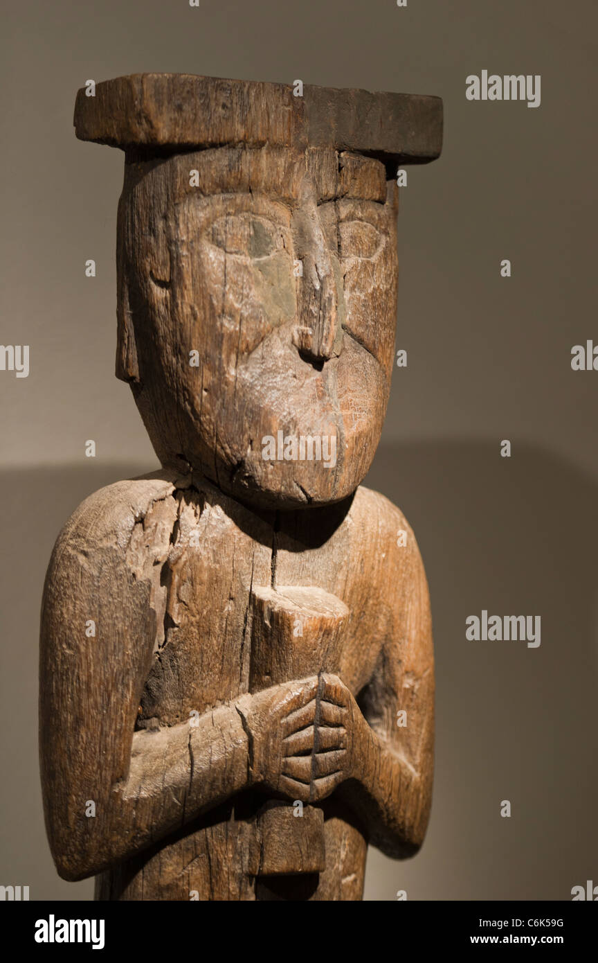 Pre-Columbian Wooden statue in Museo de Arte Precolombino, Cuzco, Peru ...