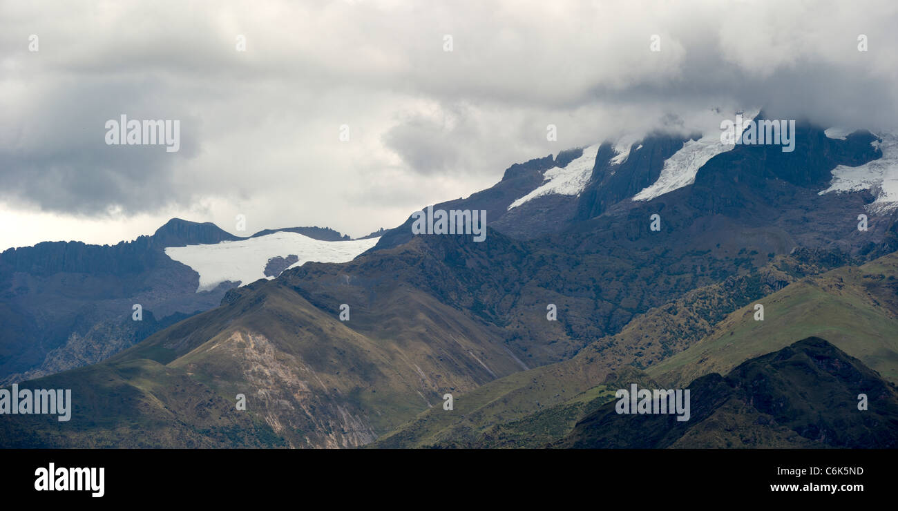 Snow valley sacred mountain hi-res stock photography and images - Alamy