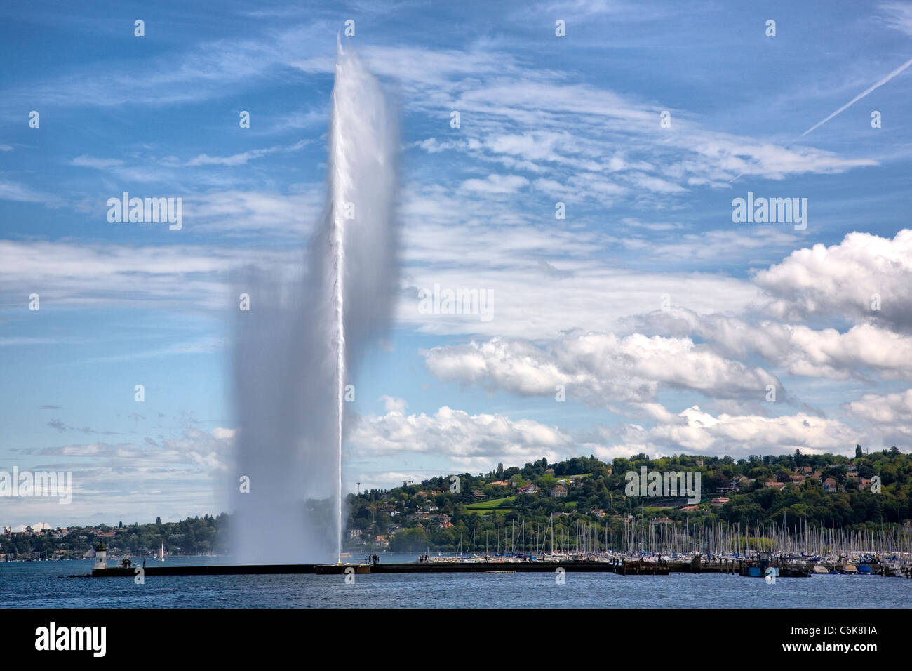 Jet D'eau on Lake Geneva in Geneva Stock Photo - Alamy