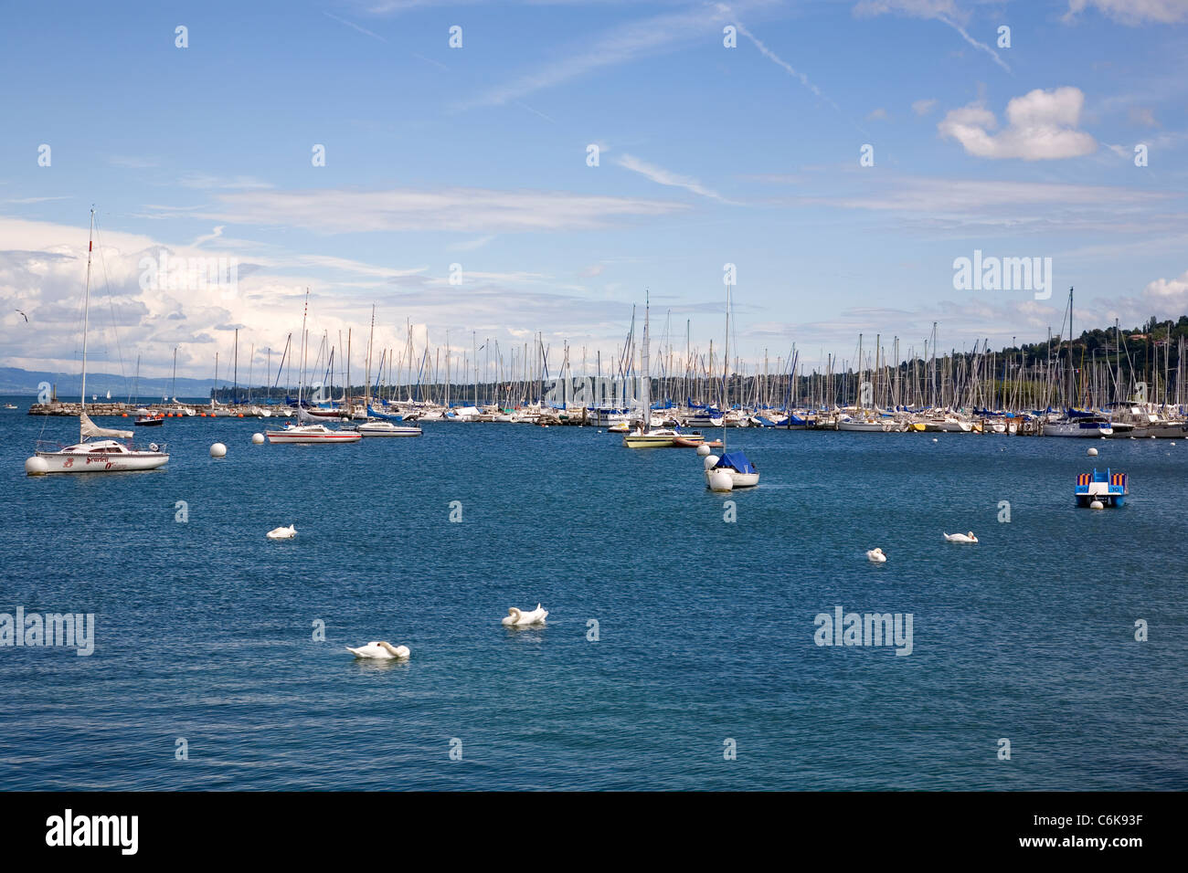Yachts lake geneva hi-res stock photography and images - Alamy