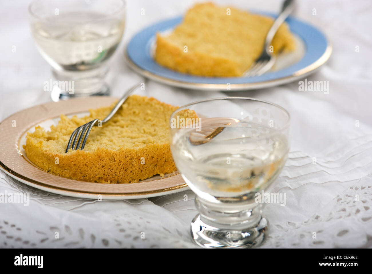 Savoy cake hi-res stock photography and images - Alamy