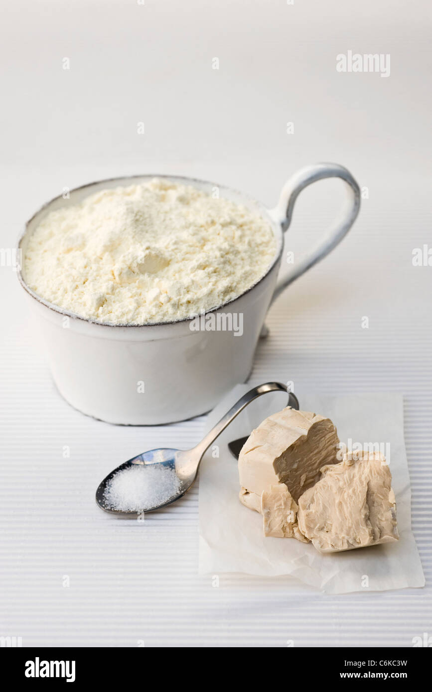 Neapolitan stuffed bread Stock Photo - Alamy