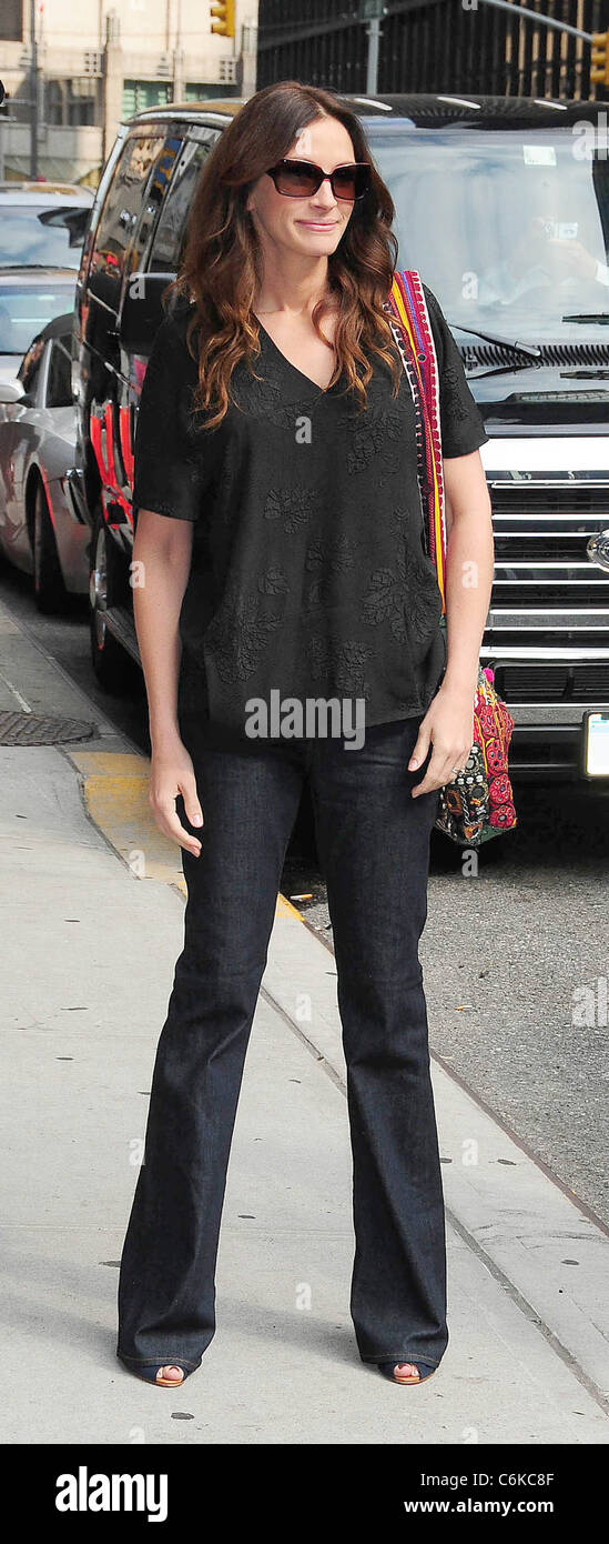 Julia Roberts outside The Ed Sullivan Theater for 'The Late Show' with ...