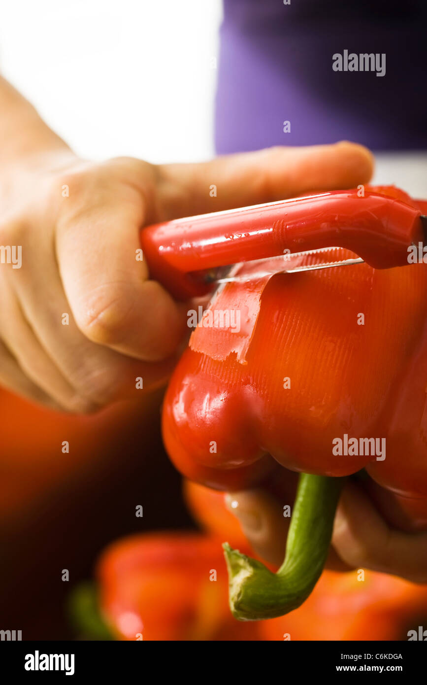 Peeling red peppers hi-res stock photography and images - Alamy