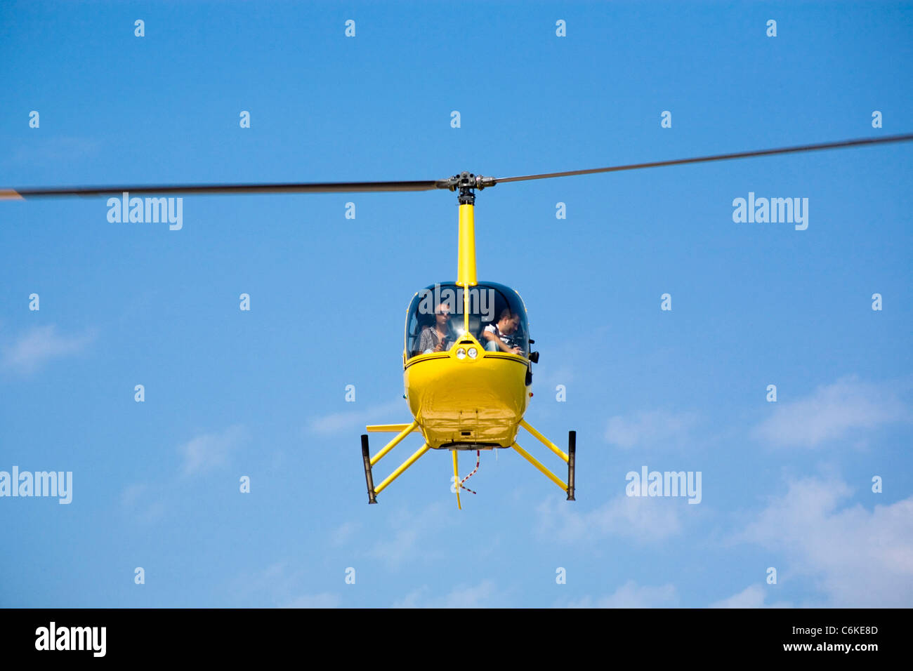 Yellow helicopter overhead hi-res stock photography and images - Alamy
