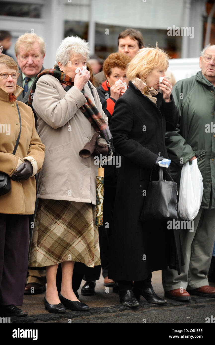 Mourner mourners mourning hi-res stock photography and images - Alamy