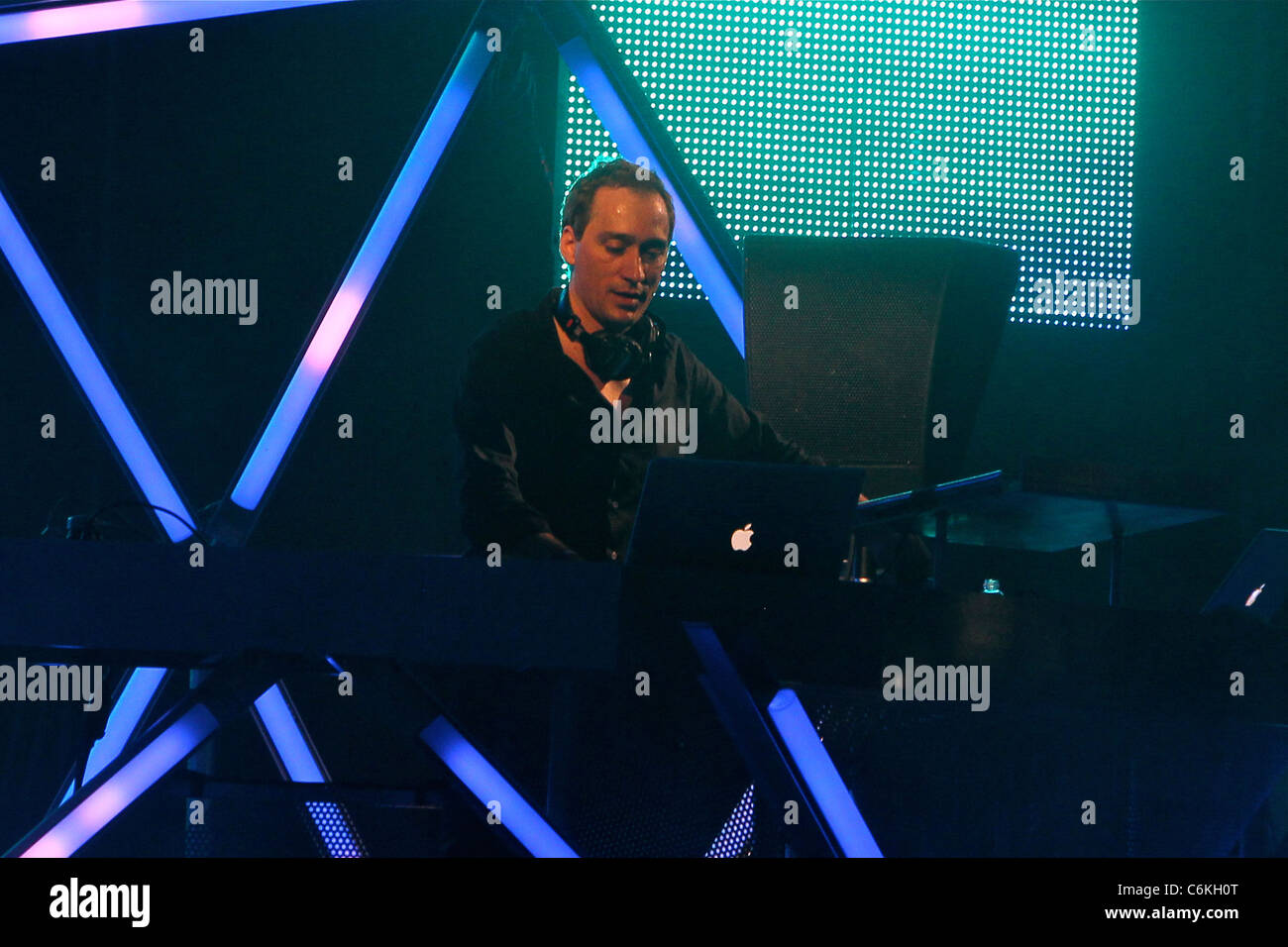 Paul Van Dyk Performances at the 2011 Coachella Valley Music and Arts ...