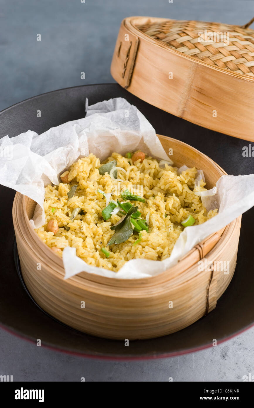 Rice steamer bamboo baskets hi-res stock photography and images - Alamy