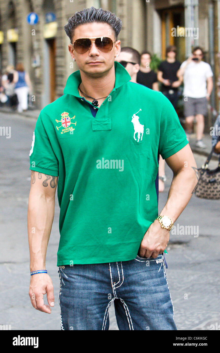 Paul "Pauly D" DelVecchio Jersey Shore cast members take a walk around ...