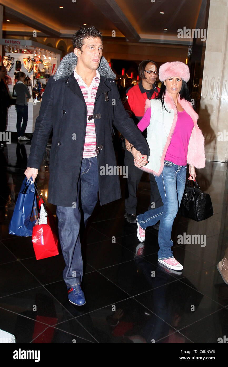 Alex Reid and Katie Price, aka Jordan holding hands while shopping ...