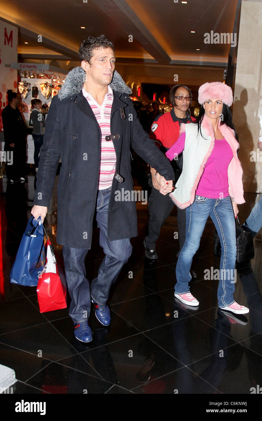 Alex Reid and Katie Price, aka Jordan holding hands while shopping ...