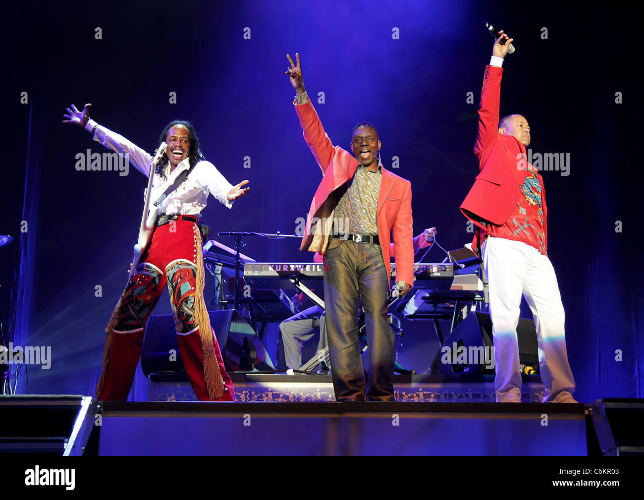 Philip bailey ralph johnson earth hi-res stock photography and images ...