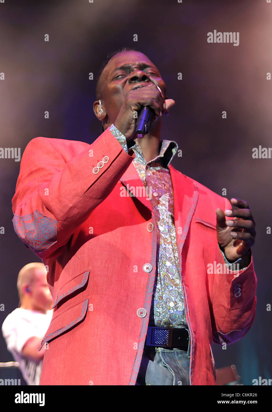 Philip Bailey , of Earth, Wind and Fire performing at the Manchester ...
