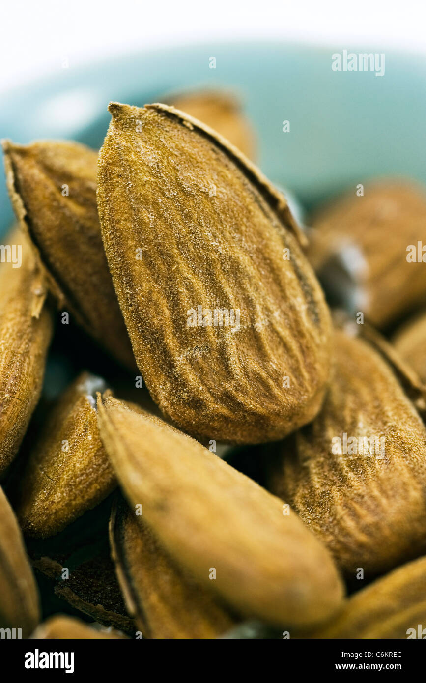 Almonds images hi-res stock photography and images - Alamy
