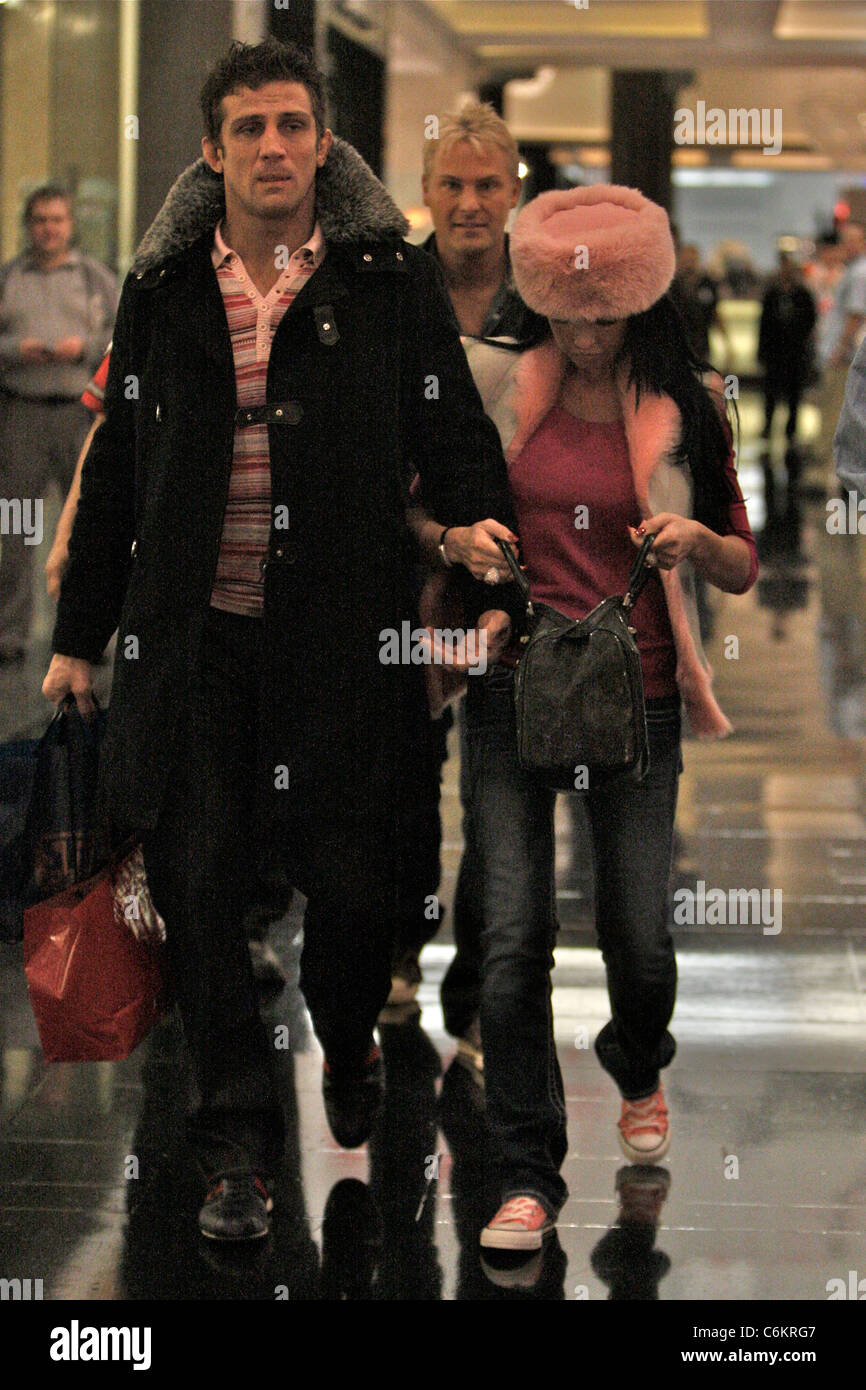 Aka jordan holding hands while shopping together las vegas hi-res stock ...