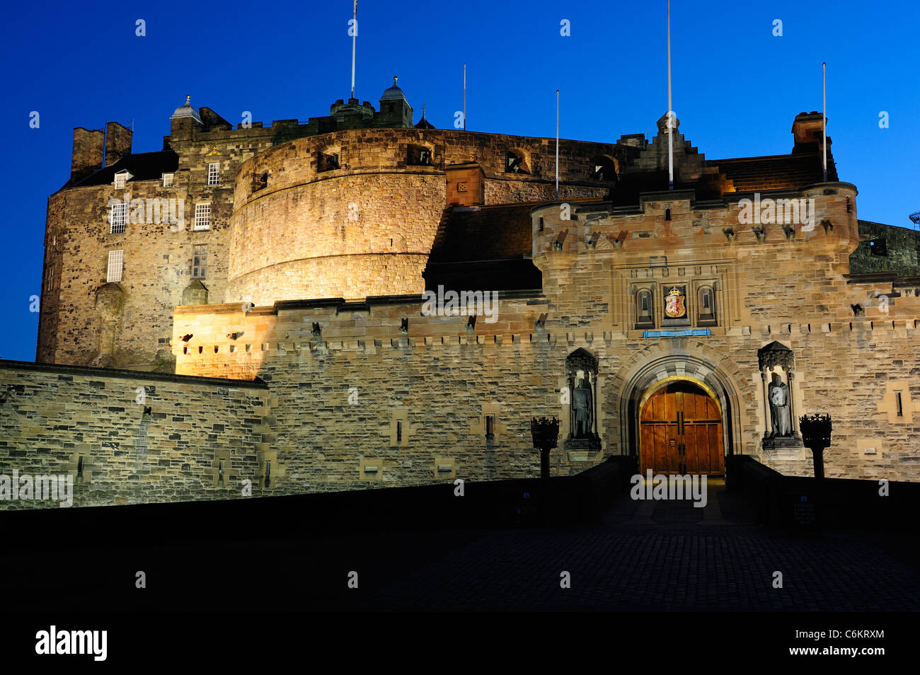 Scottish castle entrance hi-res stock photography and images - Alamy