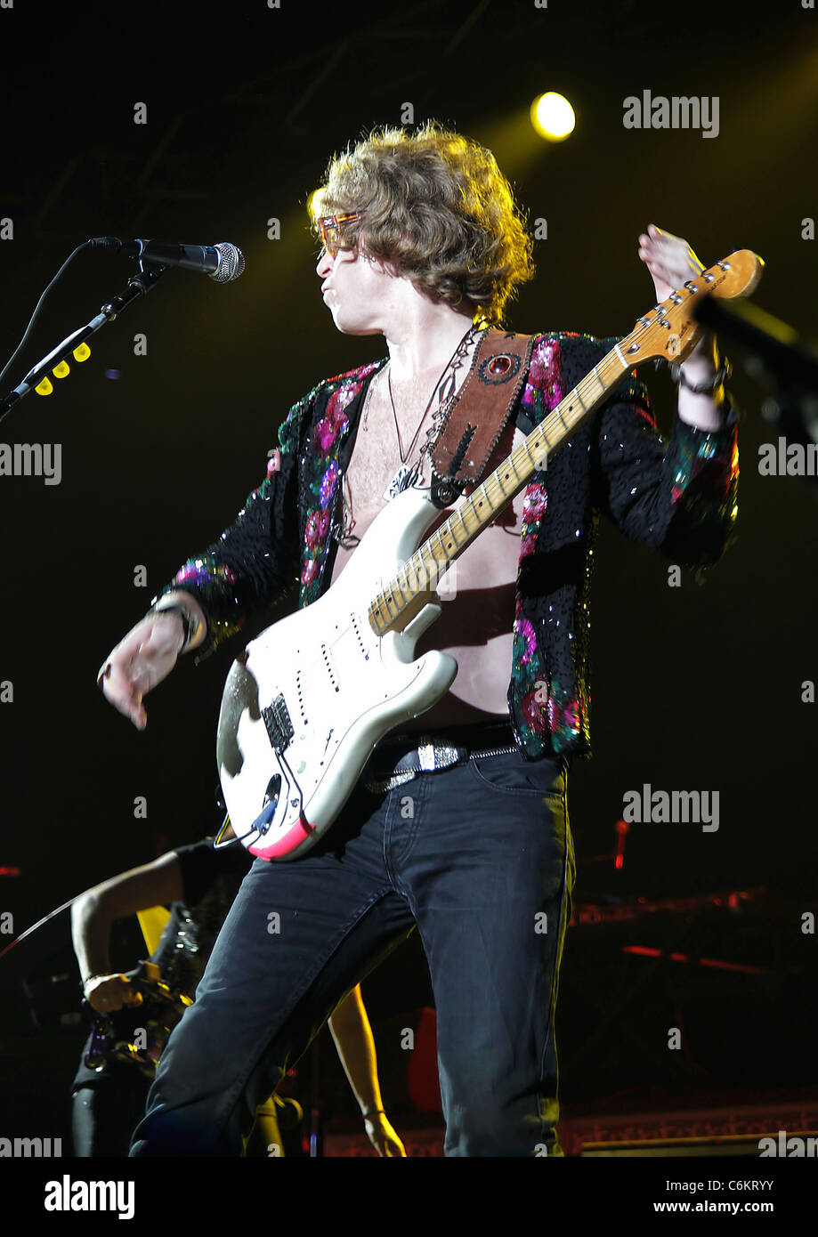 Simon Bartholomew of Brand New Heavies performing at the Manchester ...