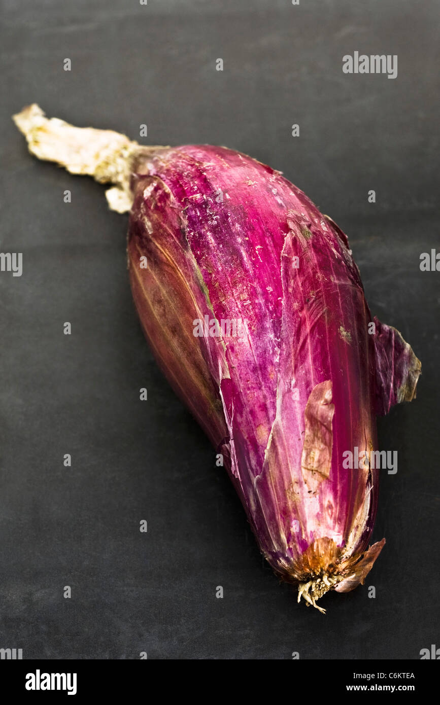 One shallot clove hi-res stock photography and images - Alamy