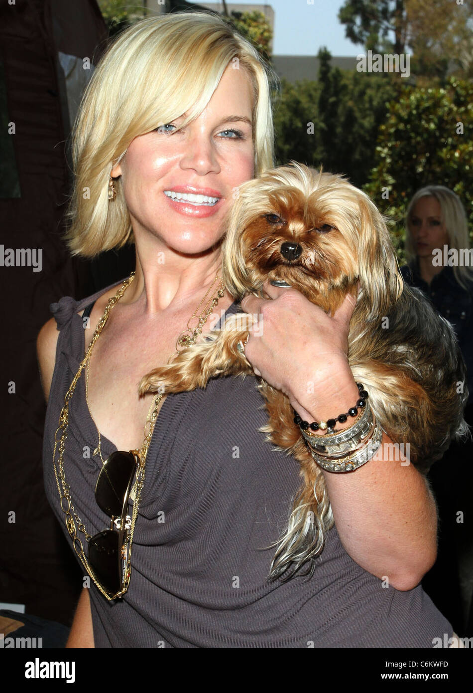 Lee Everett 102.7 Kiis Fm Teens Choice Awards 2010 Lounge held at The W ...