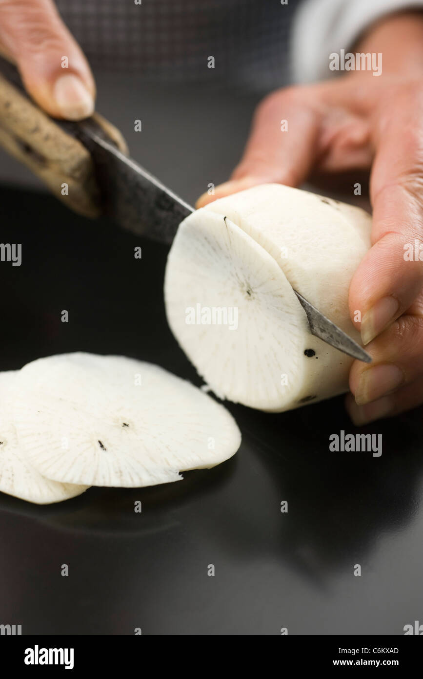 Hands slicing vegetables recipe hi-res stock photography and images - Alamy