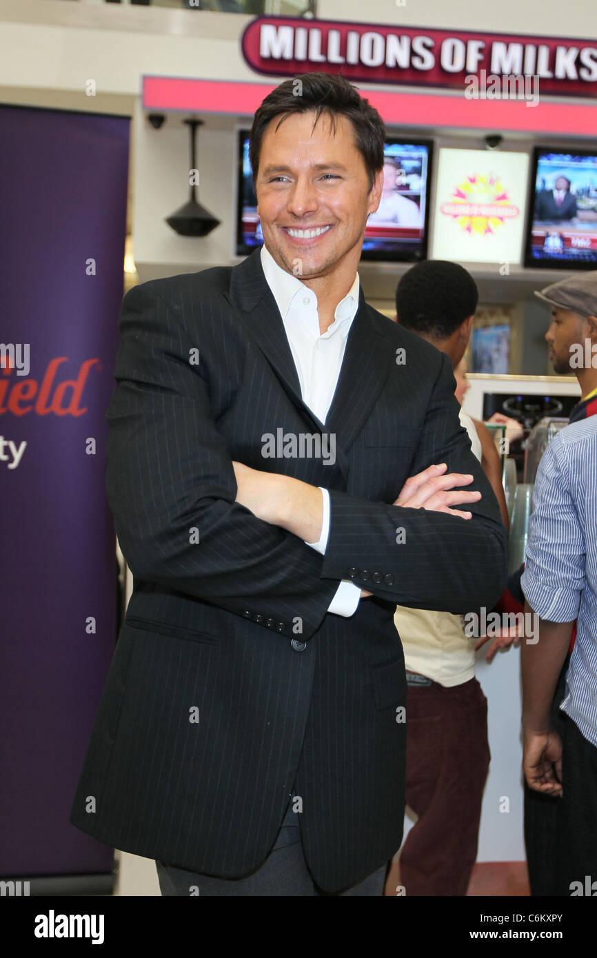 Chris Balish from ABC Television's 'On The Red Carpet' at Millions of ...