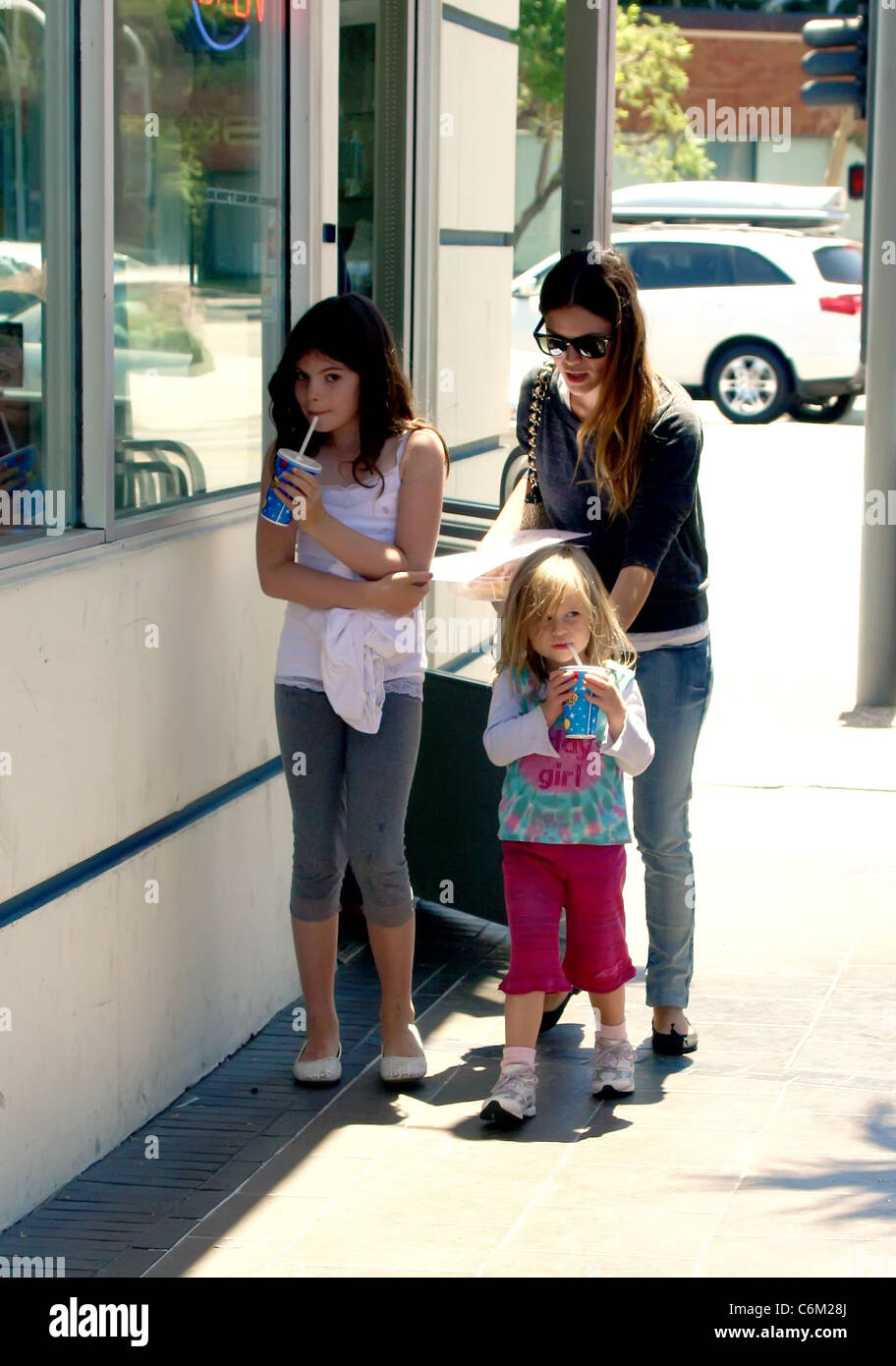 Rachel Bilson on babysitting duty as she takes some children to Johnny ...