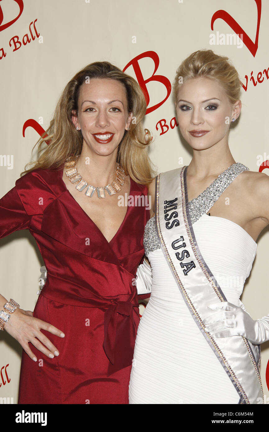 Elizabeth Gore and Miss USA 2009 Kristen Dalton The 2010 Viennese Opera ...